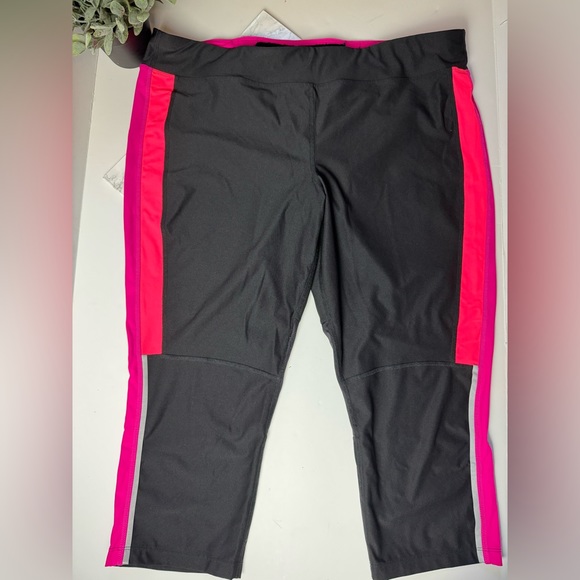 Xersion | Pants & Jumpsuits | Xersion Xxtl Fitted Capri Workout Pants Pocket Rear Waist ...